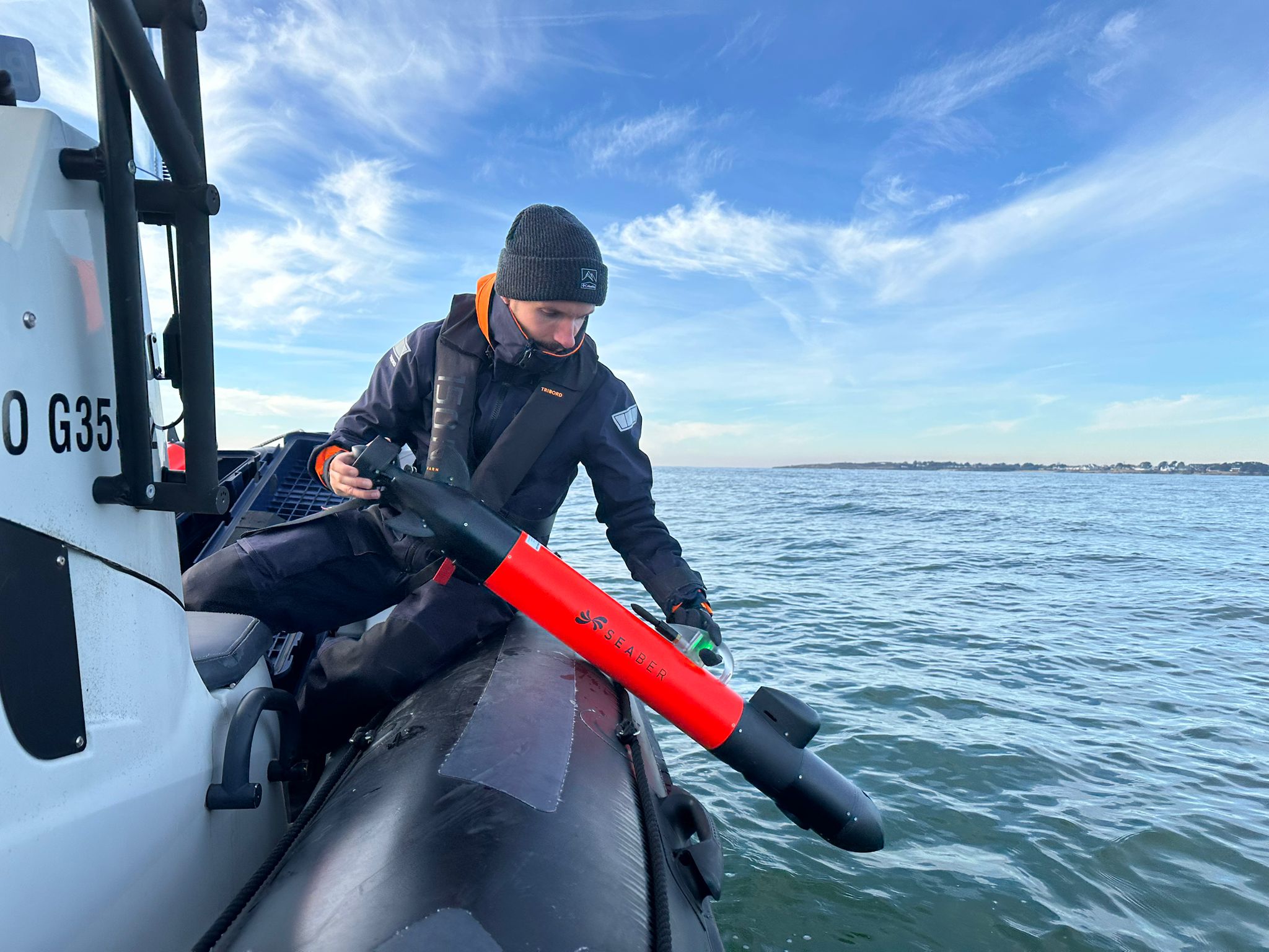 Meet SEABER micro-AUV with HD camera, capturing incredible images down ...